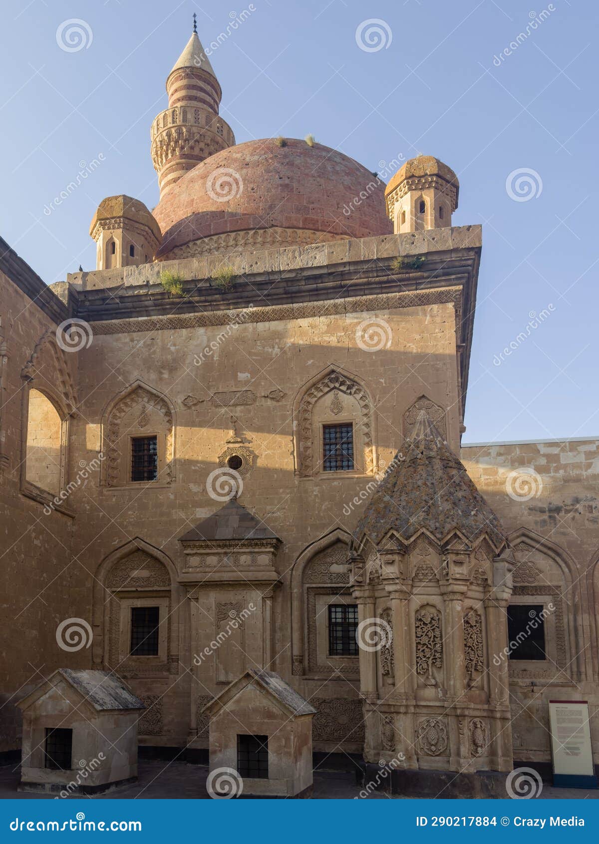 Every Craftsmanship of the Palace is an Example of a Separate Detail ...