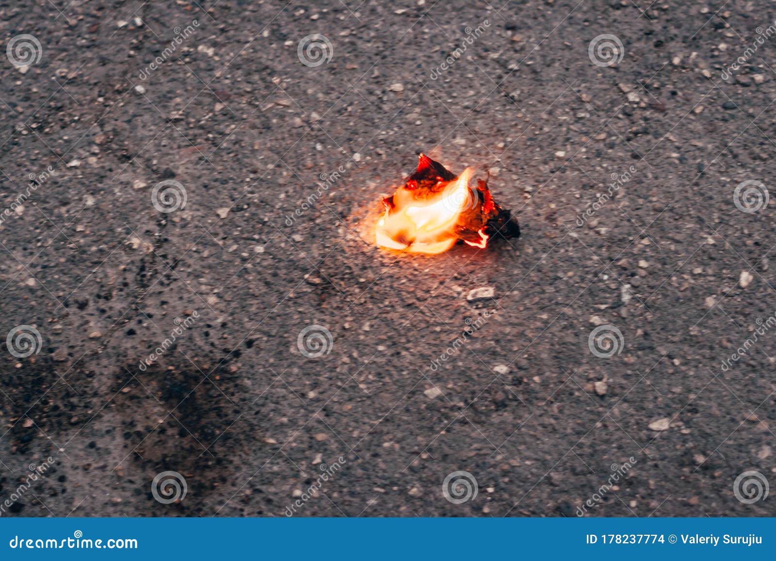 Evidencia De Incendio Provocado Foto de archivo - Imagen de crimen ...