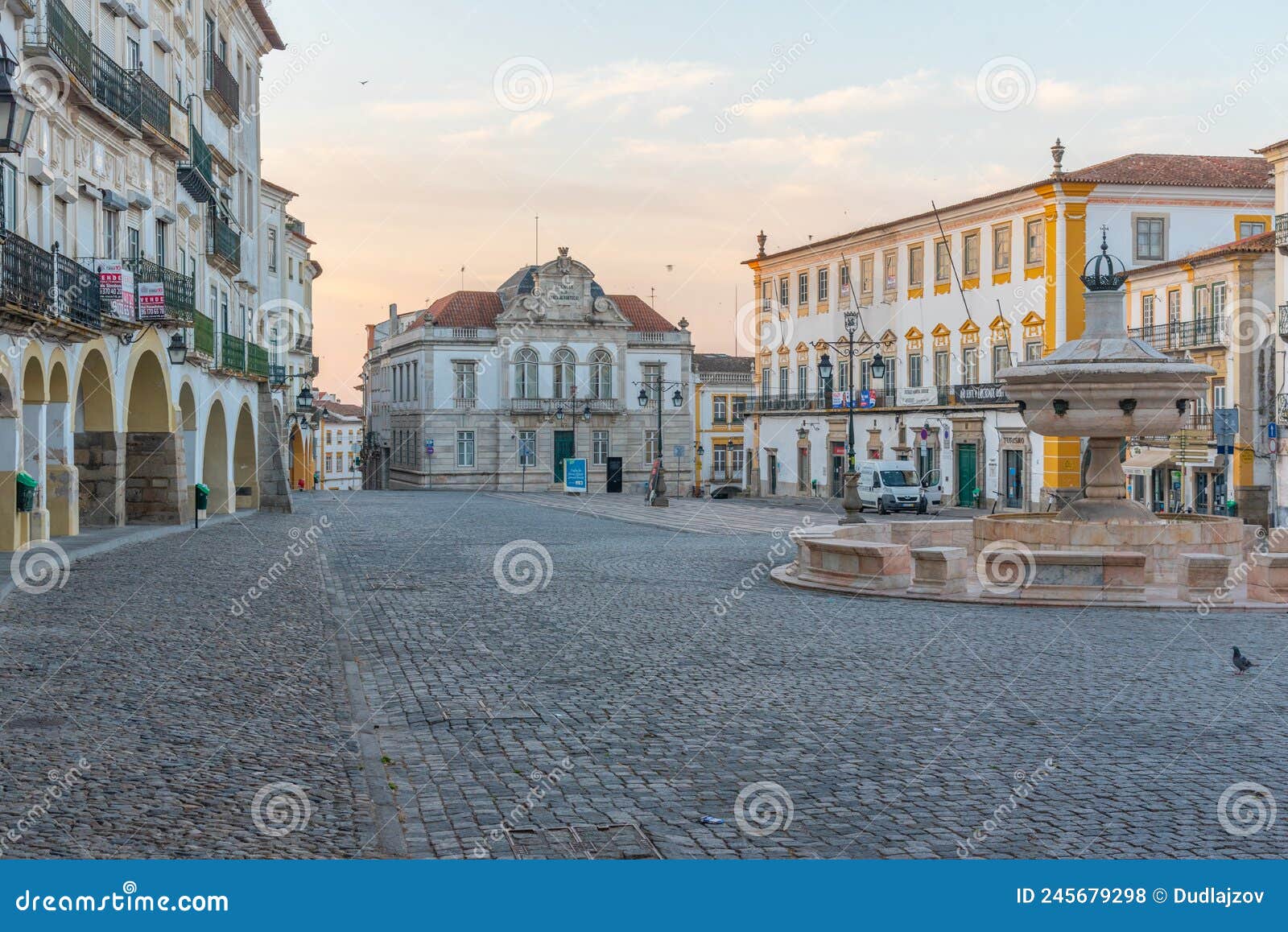 Evora, Portugal, June 15, 2021: Morning at Praca Do Giraldo Squa ... Evora, Portugal, June 15, 2021: Morning at Praca Do Giraldo Squa ...