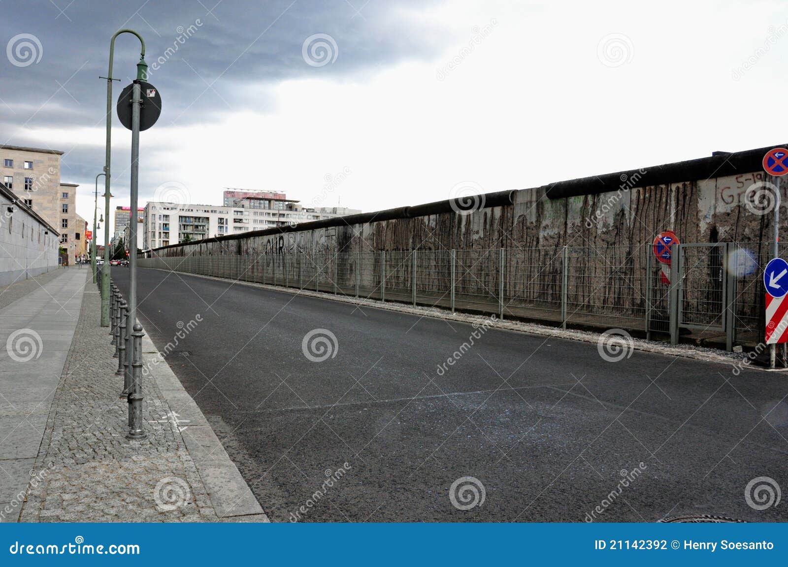 Ex Berlin wall now editorial photography. Image of german - 21142392