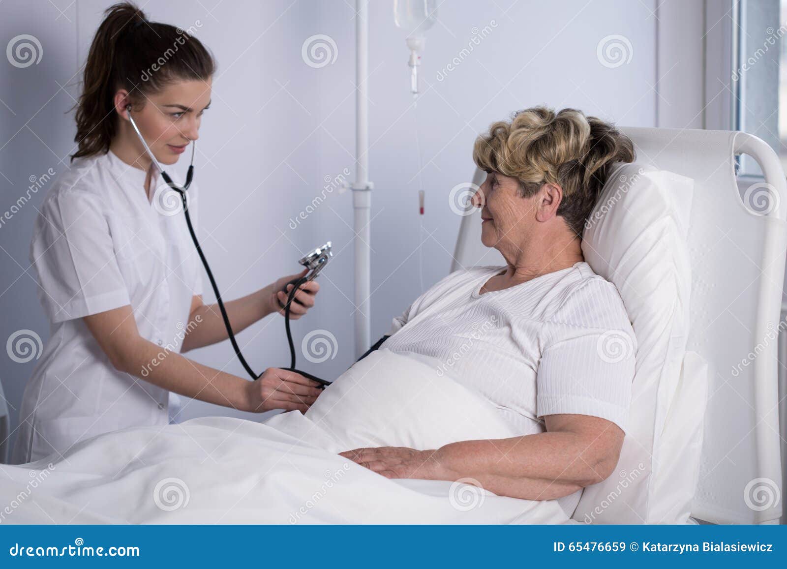 Examen Físico Mayor Fotos De Stock - Download 691 Fotos Libres de Derechos