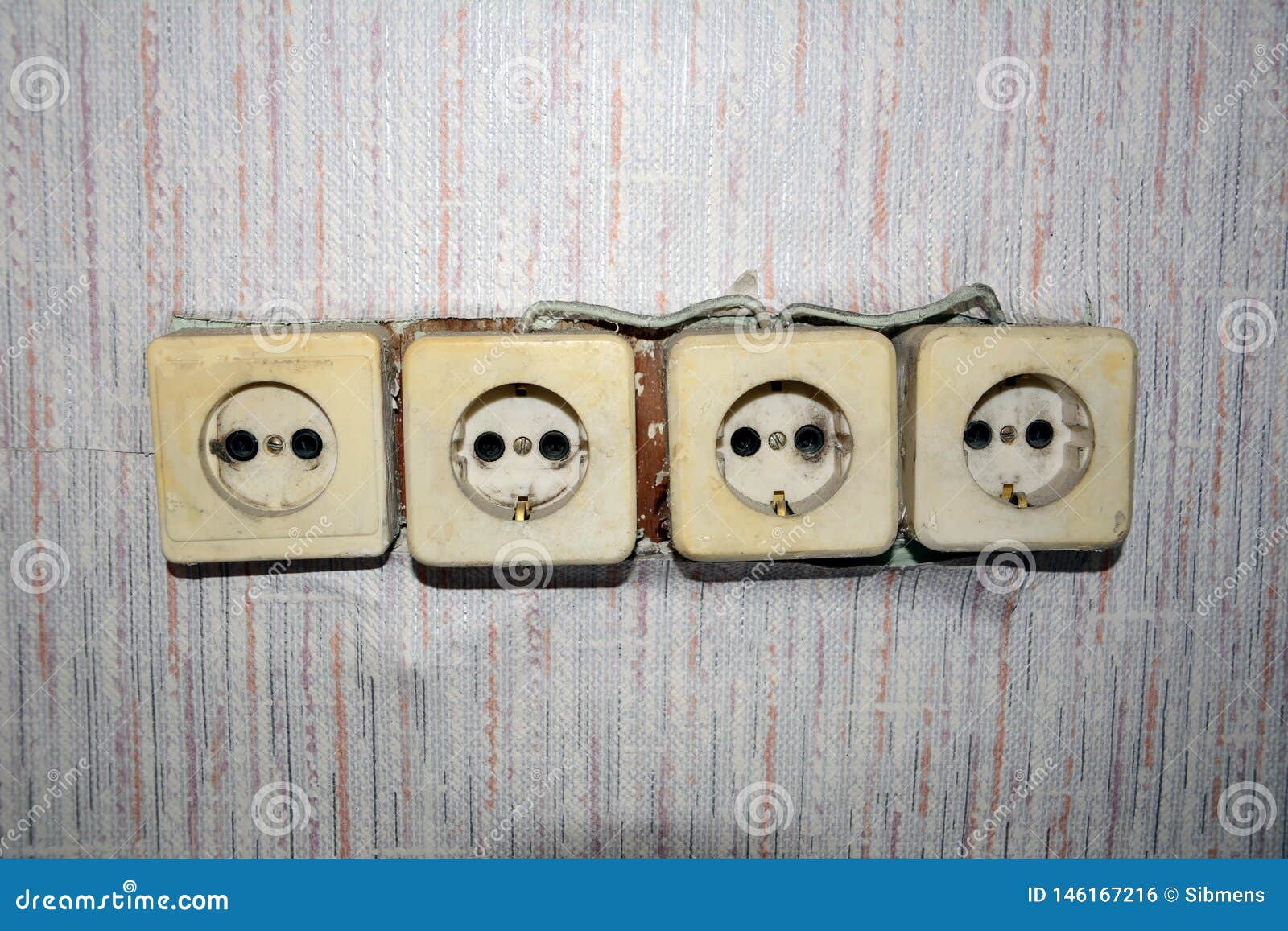 An Example of Ugly, Poor-quality Installation of Electrical Outlets ...