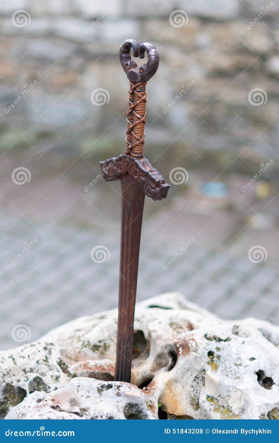 Excalibur, Espada Do Rei Arthur Na Pedra Foto de Stock - Imagem de ...