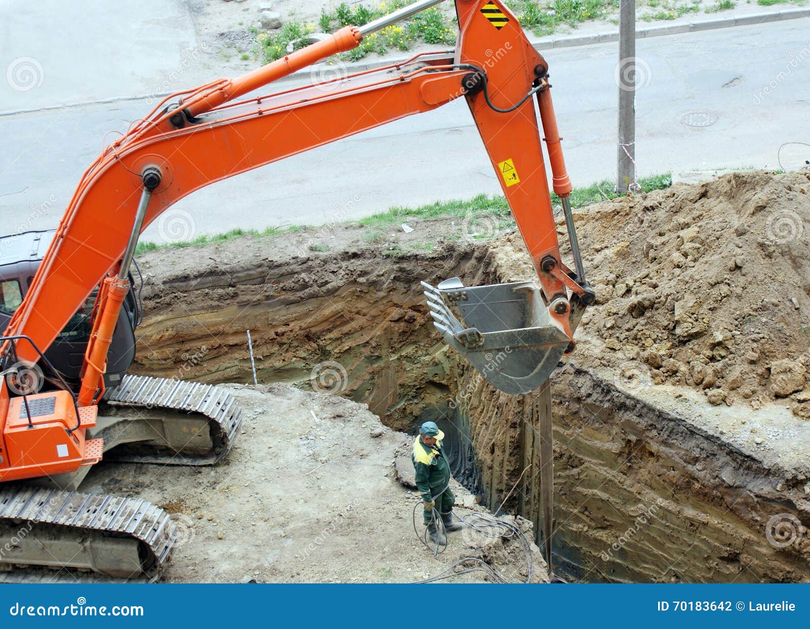 Excavation work editorial photography. Image of earthmover - 70183642