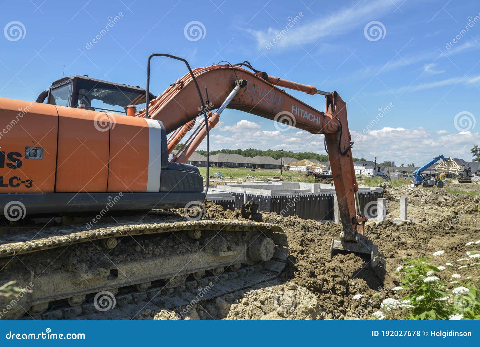Excavator in action editorial stock photo. Image of maintenance - 192027678