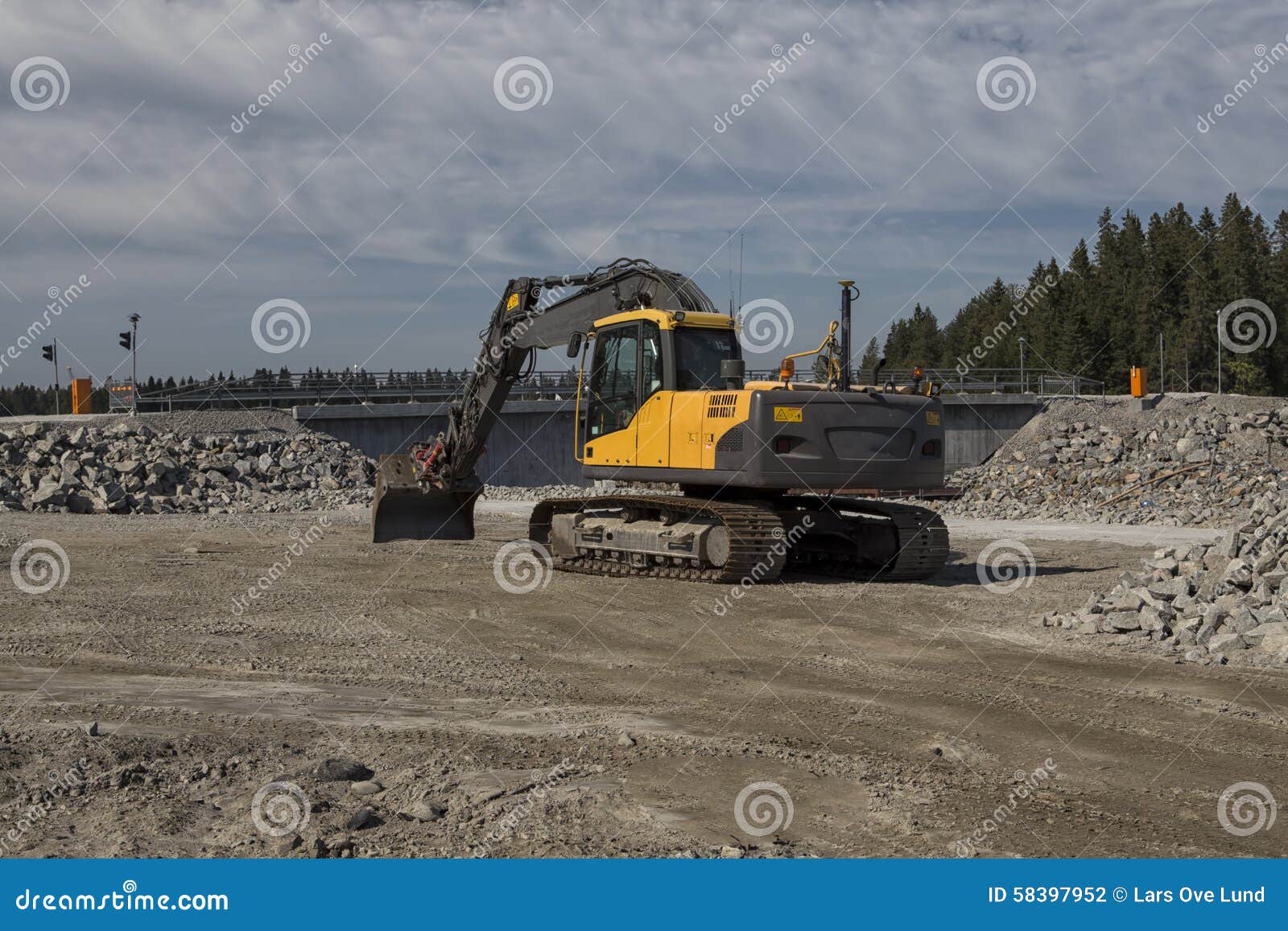 Excavator from behind stock photo. Image of machine, engine - 58397952