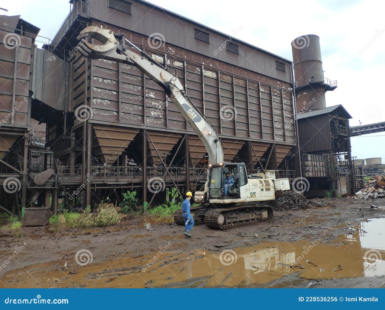 Excavator in Construction Site Editorial Photo - Image of track ...