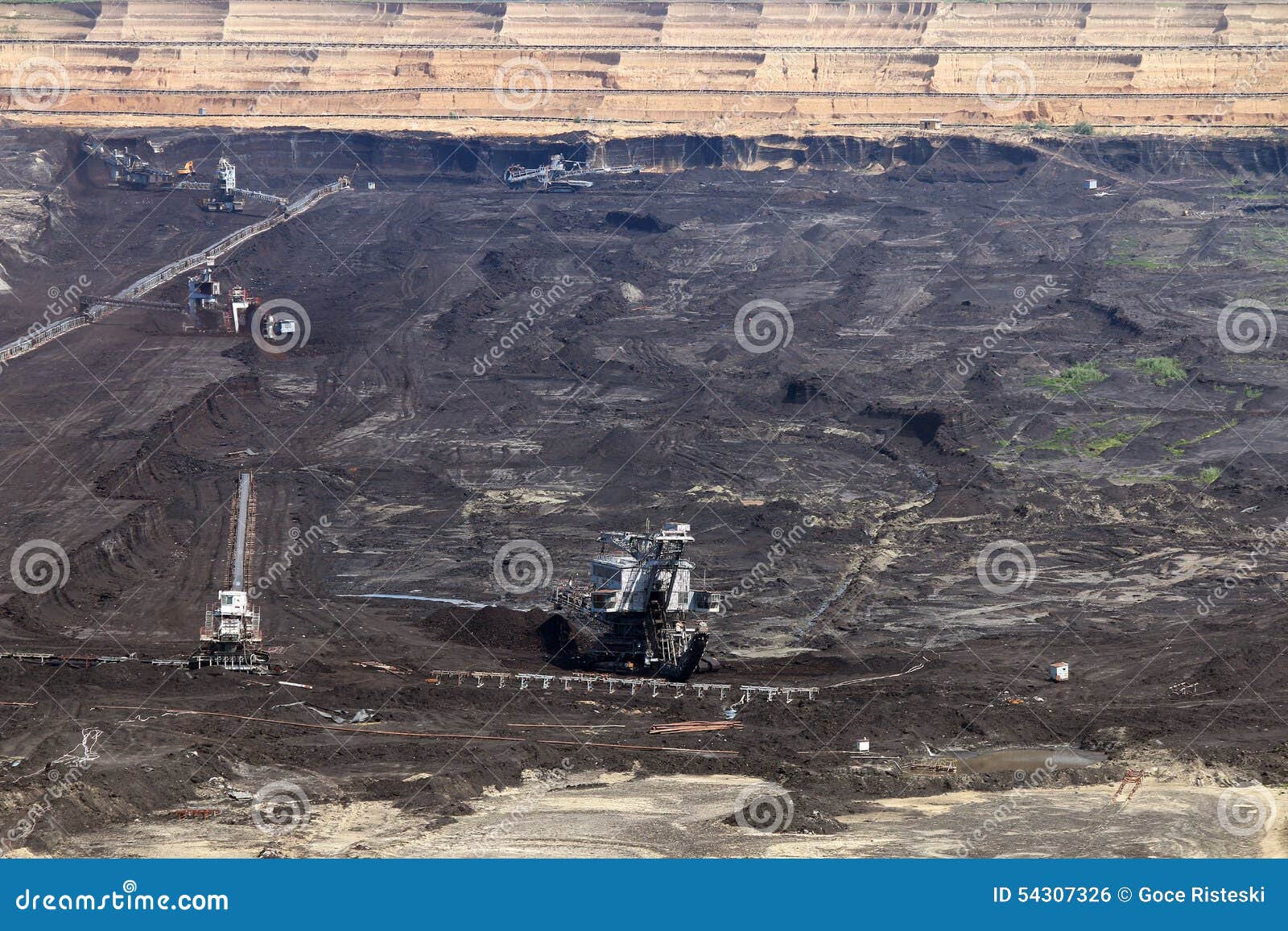 Excavator Digging on Open Coal Mine Stock Photo - Image of fuel, black ...