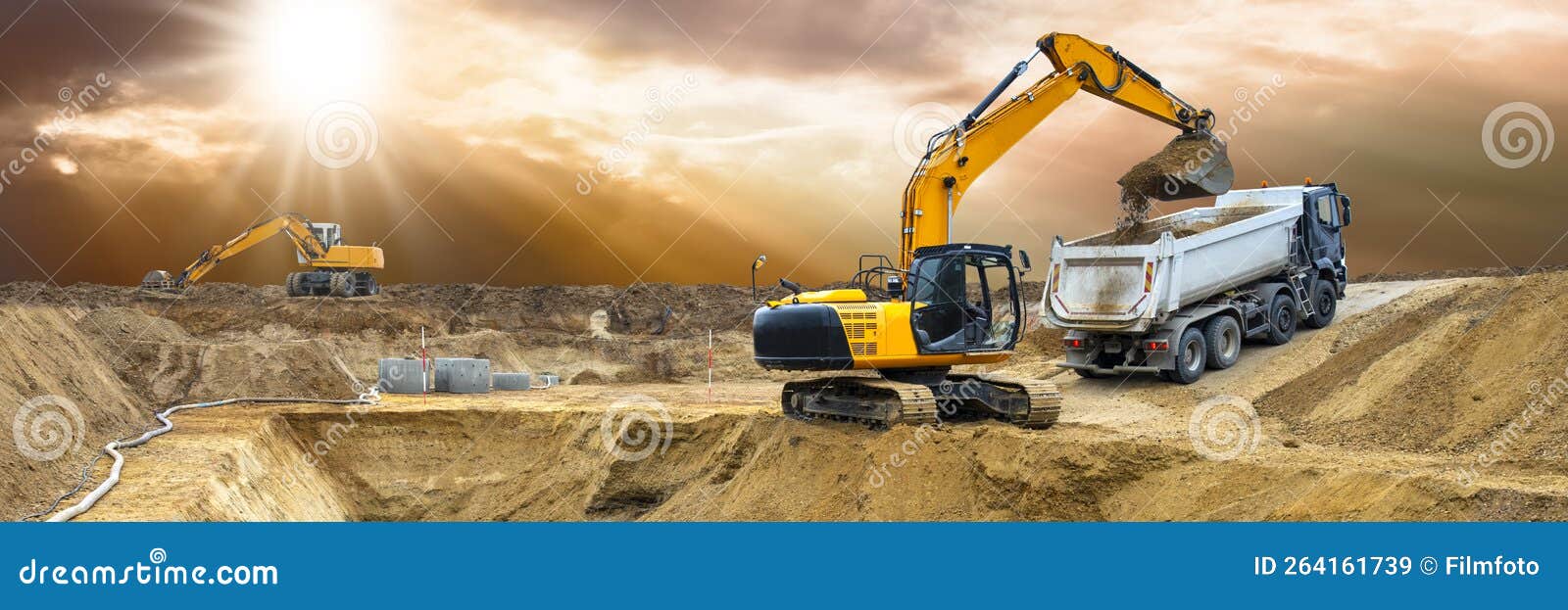 Excavator Ist Working and Digging at Construction Site Stock Image ...