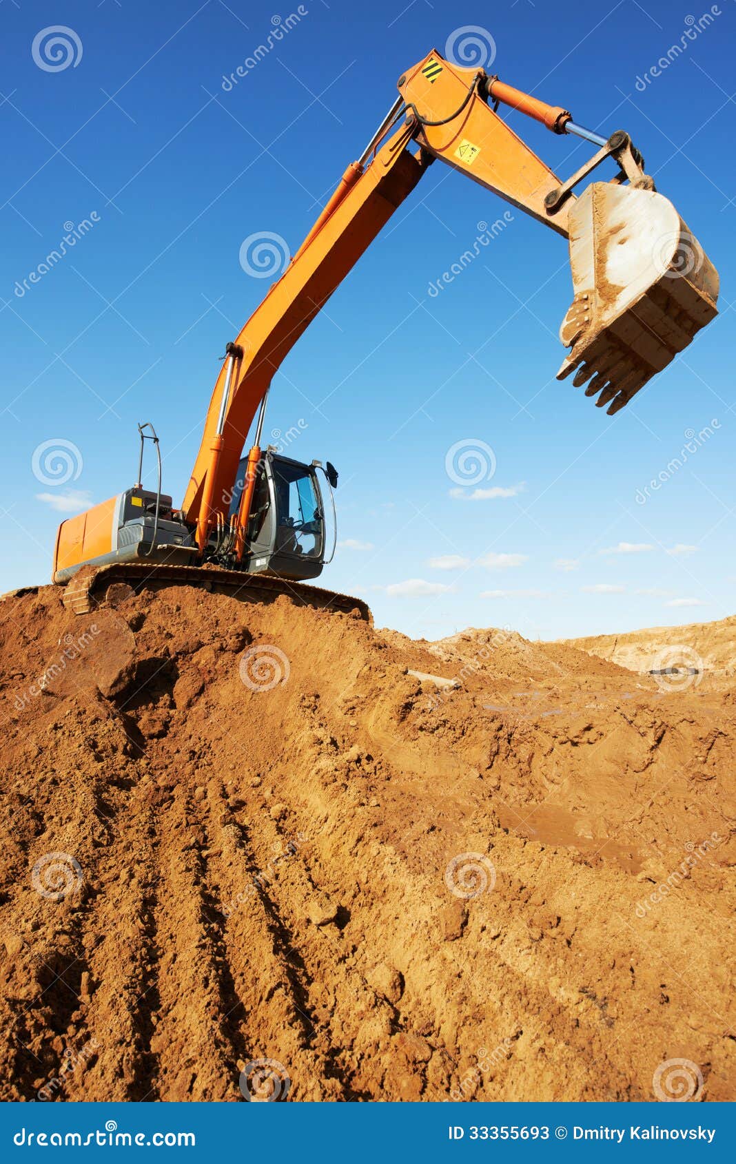 Excavator loader at work stock image. Image of loading - 33355693