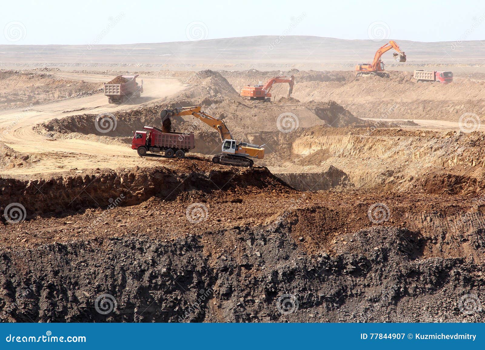 Excavator loading ore stock image. Image of power, loading - 77844907
