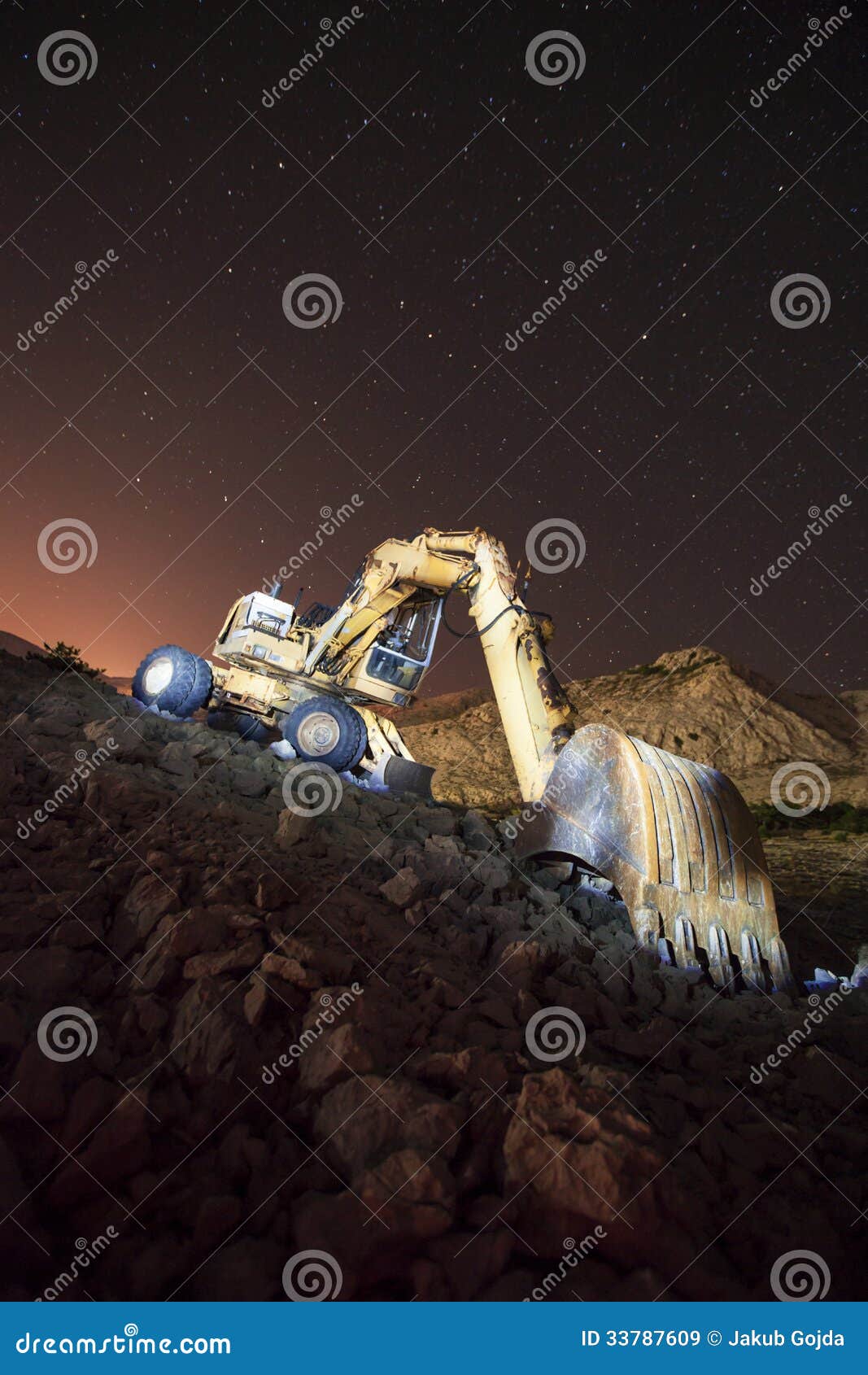 Excavator at night stock image. Image of hydraulic, heavy - 33787609