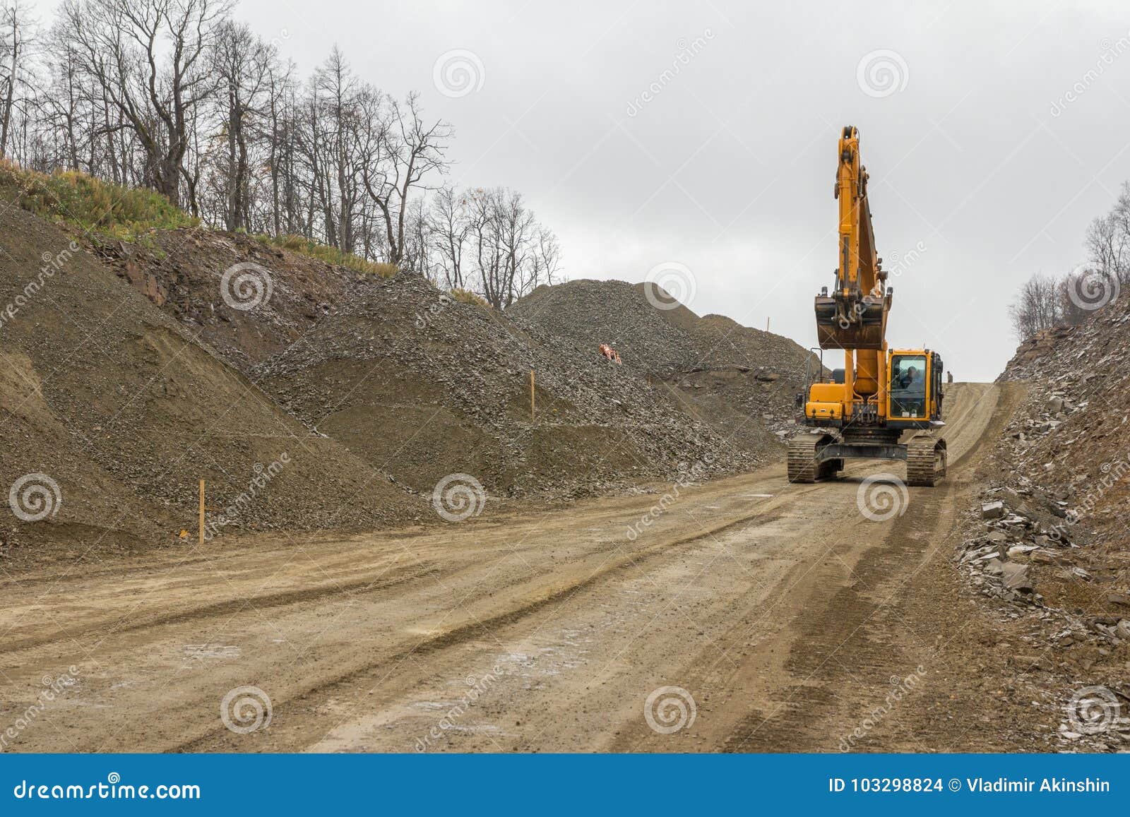 Excavator In Operation Editorial Image | CartoonDealer.com #103298824