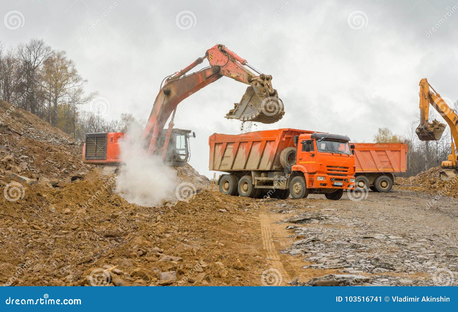 Excavator in operation editorial photo. Image of transport - 103516741