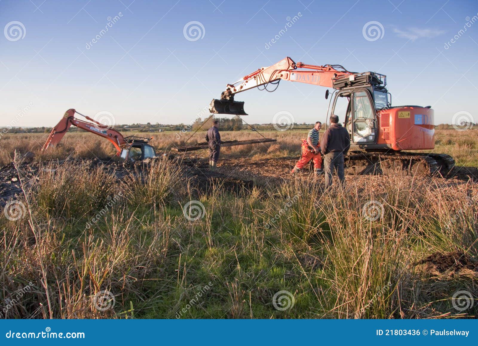 Excavator sinks editorial photo. Image of track, agriculture - 21803436