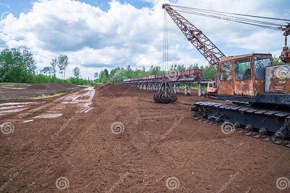 Excavator for Stacking Peat. Large Dome Bucket for Loading into Train ...