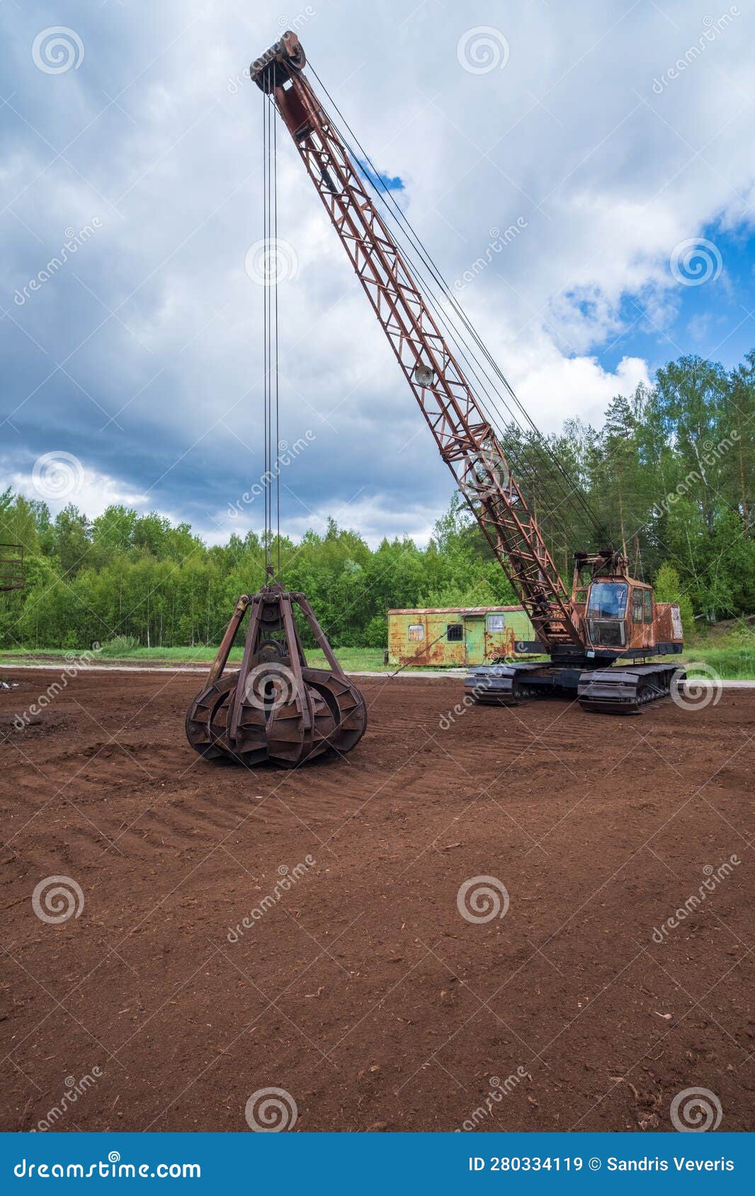 Excavator for Stacking Peat. Large Dome Bucket for Loading into Train ...