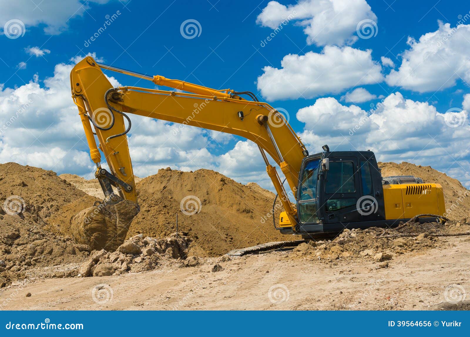 Excavator in trench stock photo. Image of machine, drain - 39564656
