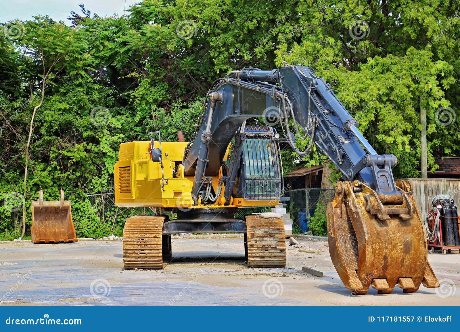 Excavator at work stock image. Image of company, scoop - 117181557