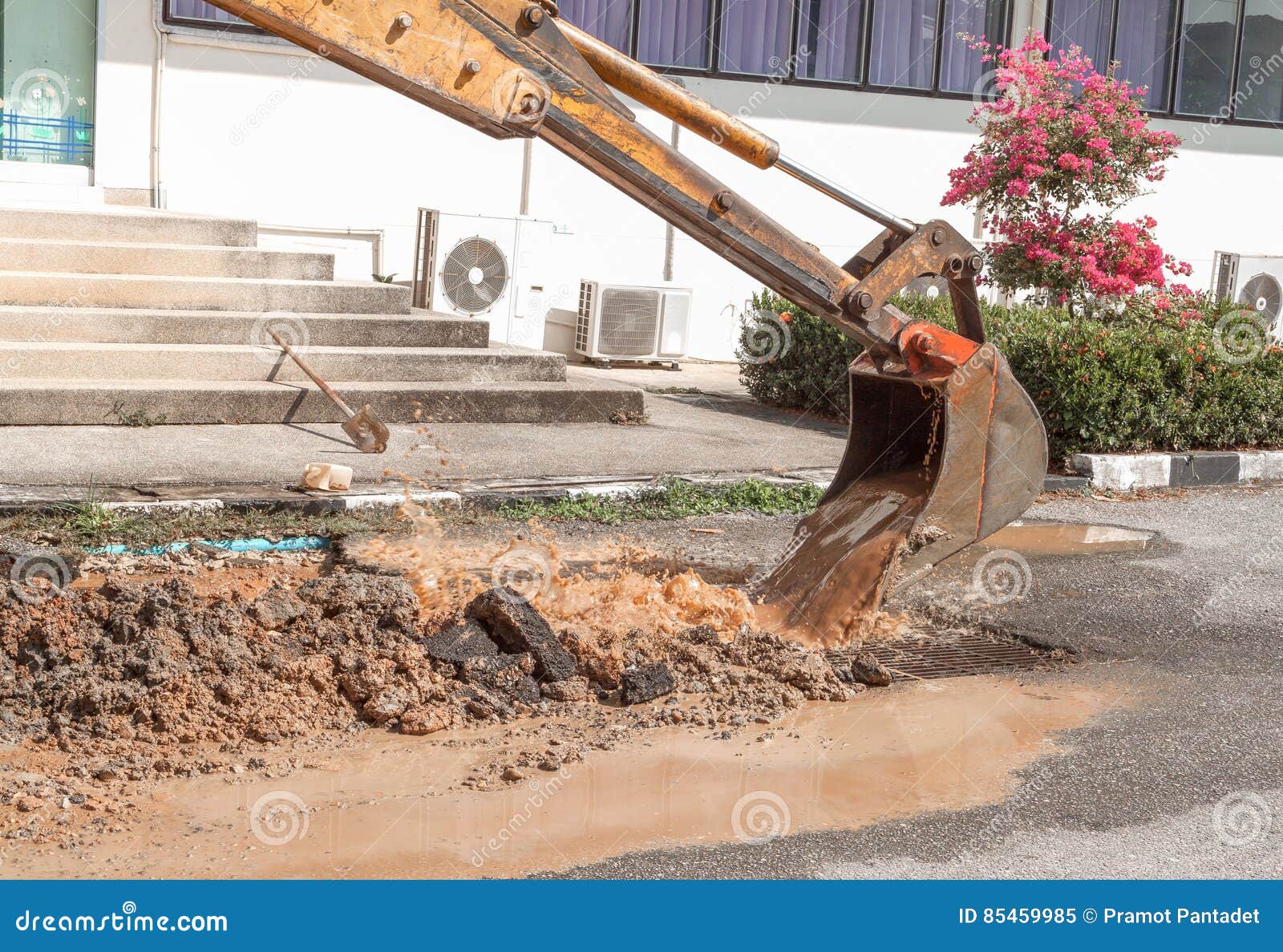 Excavator Working on the Repair Stock Image - Image of danger, leak ...