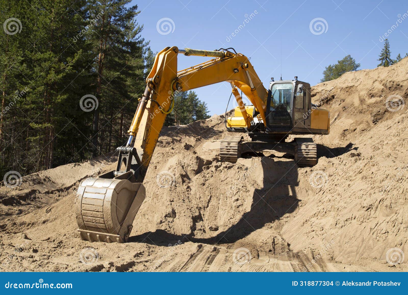 The Excavator is Working in a Sand Loading Quarry Stock Photo - Image ...