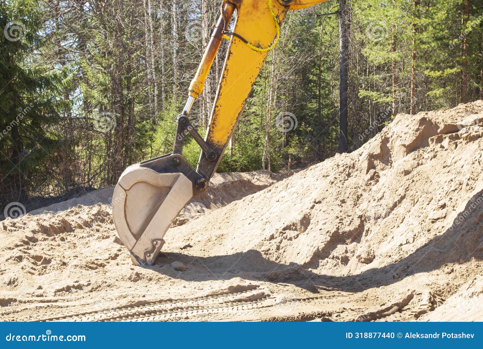The Excavator is Working in a Sand Loading Quarry Stock Photo - Image ...