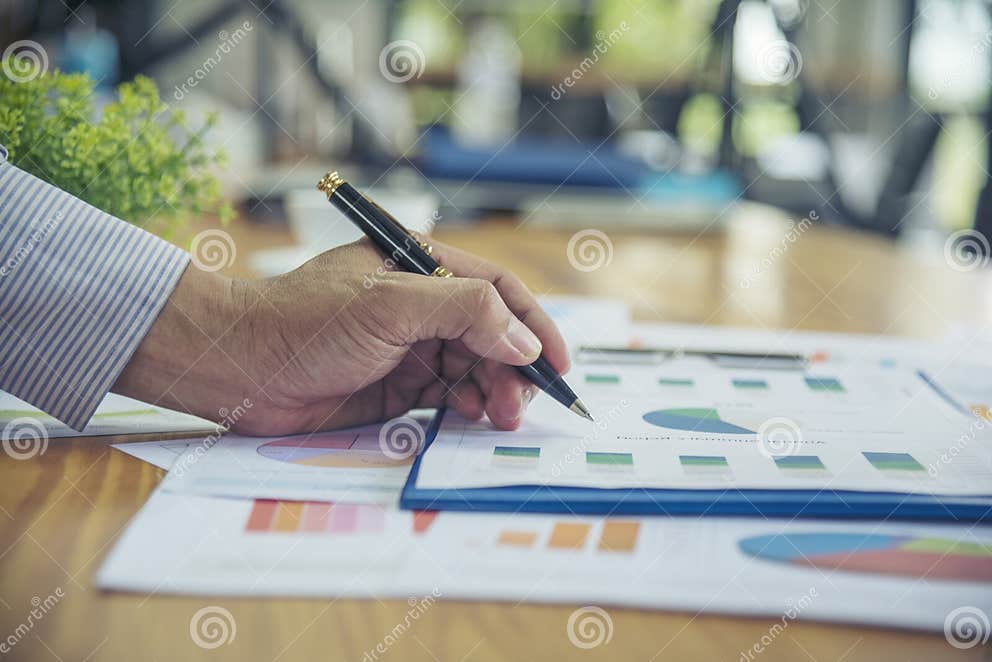 Excel Stat Spreadsheet Business Analytics Graph Statistic with Graph ...