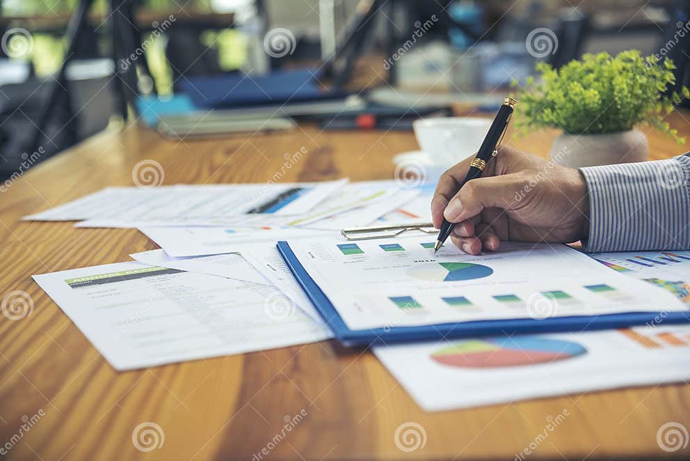Excel Stat Spreadsheet Business Analytics Graph Statistic with Graph ...