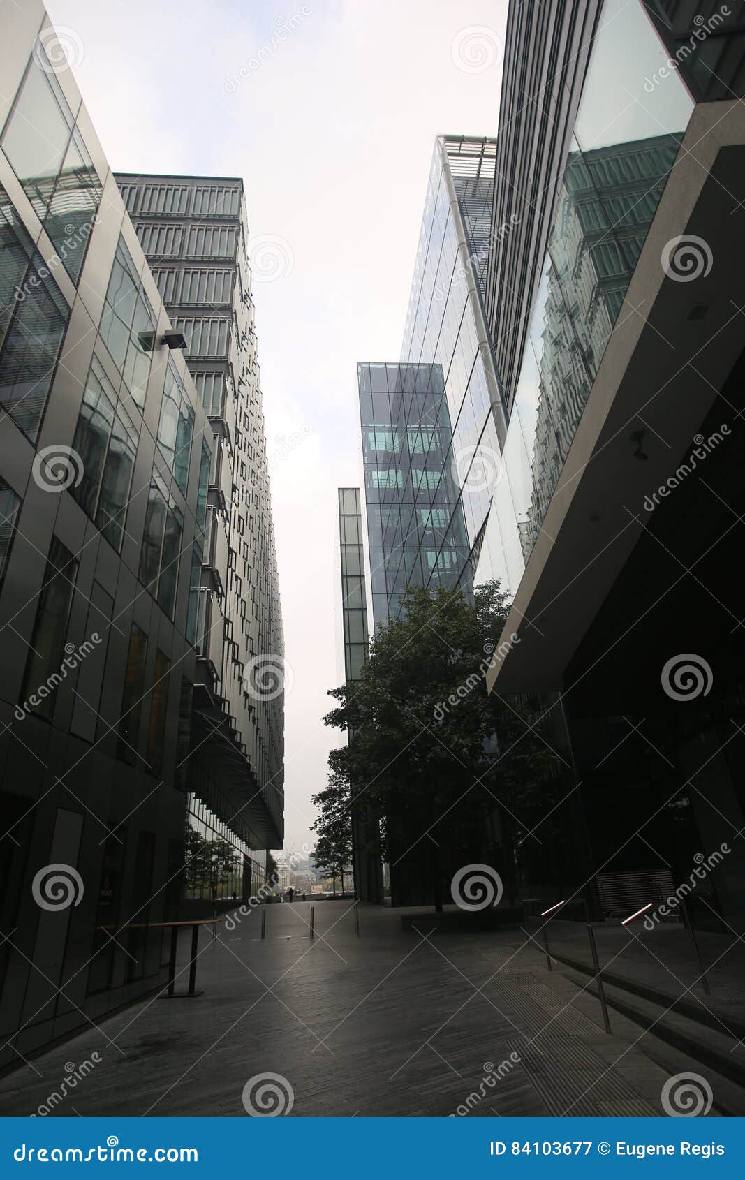 10 Exchange Place, Broadgate Editorial Photography - Image of apartment ...