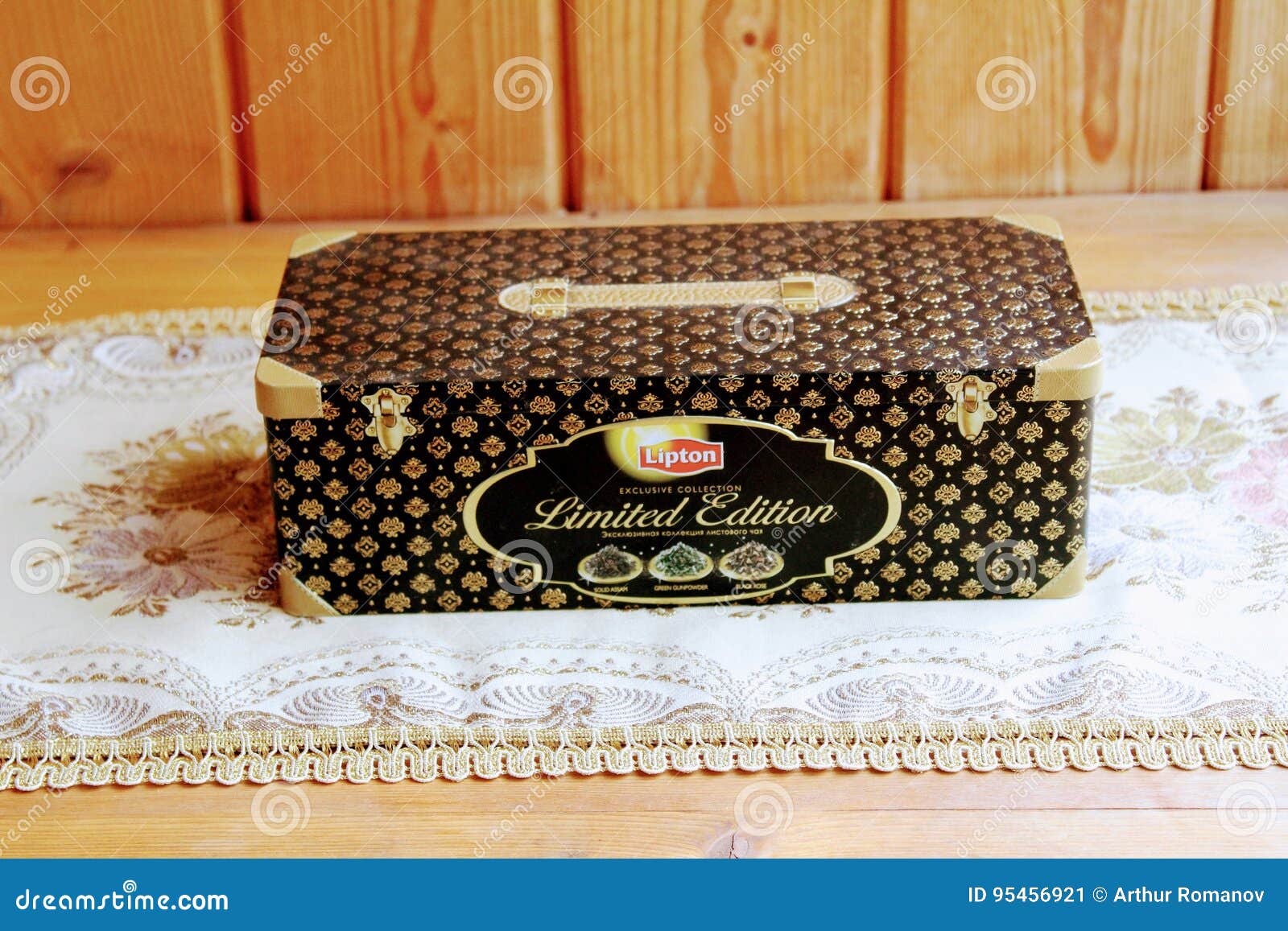 Exclusive Box of Lipton Tea. Editorial Photo - Image of lipton, wooden ...