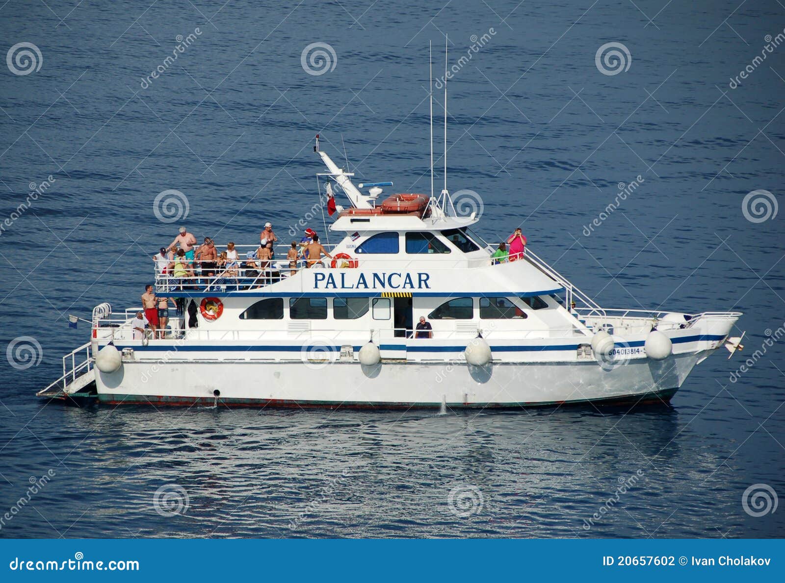 Excursion De Bateau Aux Iles Cayman Photographie éditorial - Image du ...
