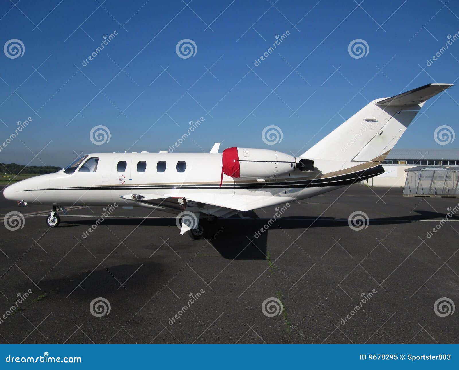 Executive Jet Airplane stock image. Image of runway, executive - 9678295