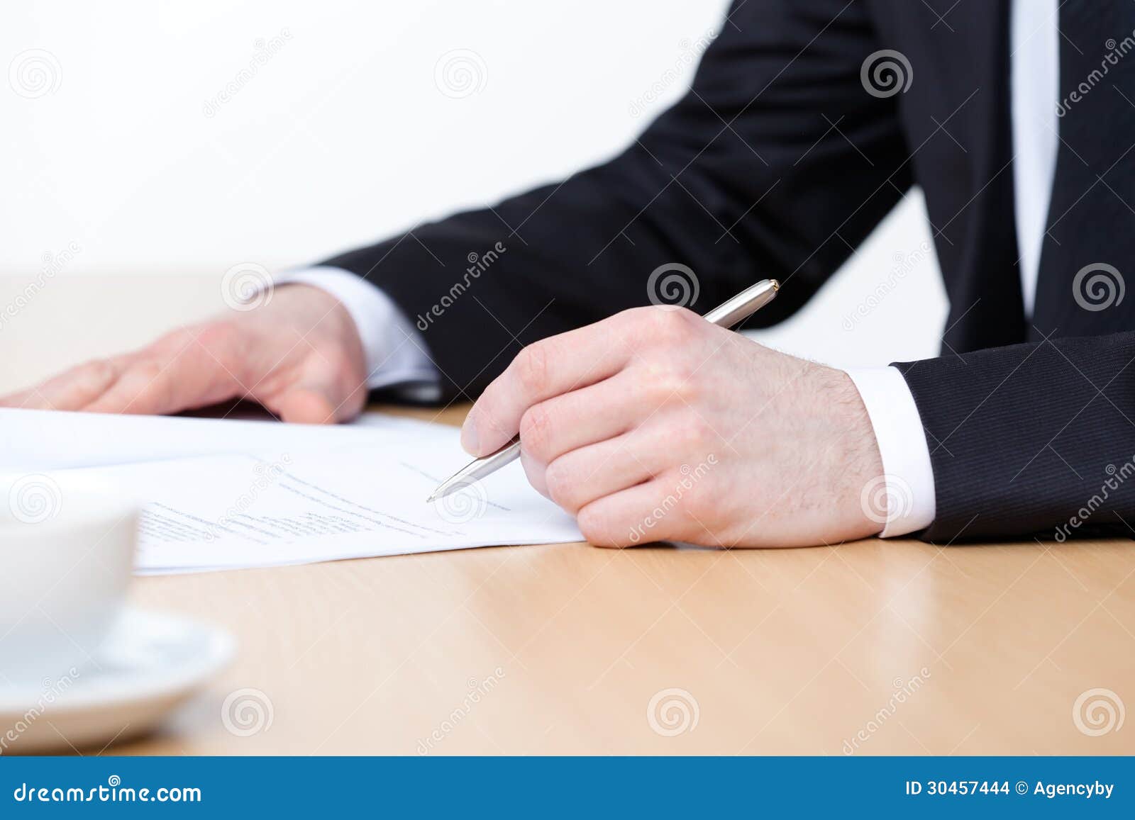 Executive Making Notes in the Writing Pad Stock Photo - Image of ...