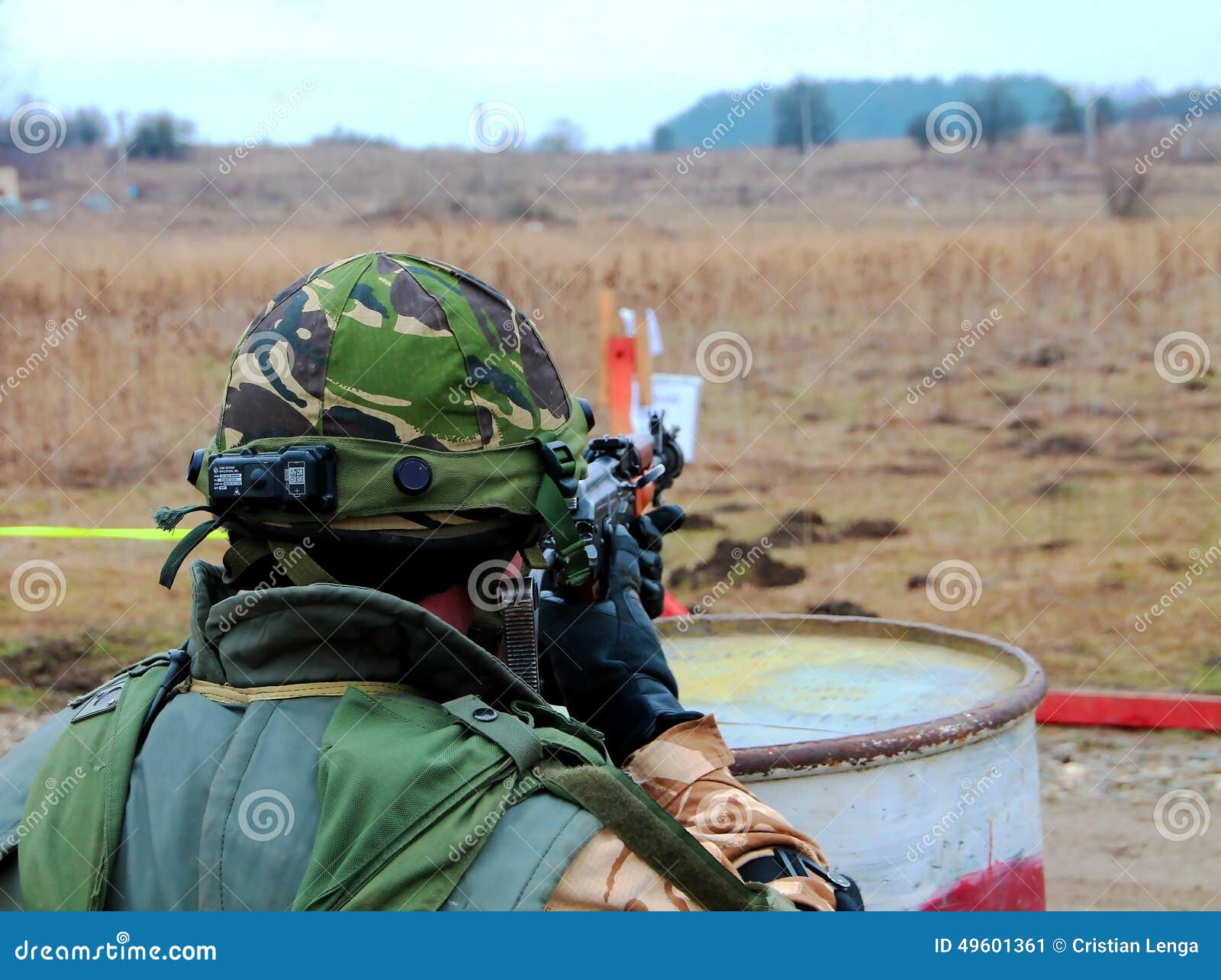 Exercice militaire photo éditorial. Image du course, vert - 49601361