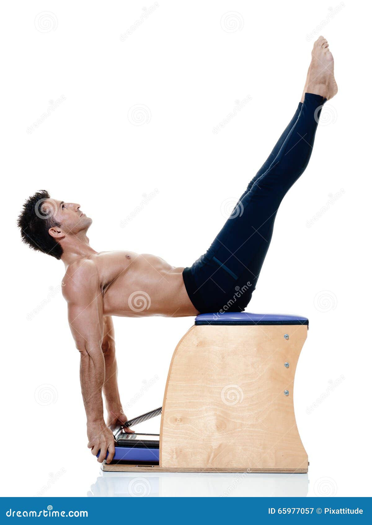 Exercices De Pilates De Forme Physique D'homme Image stock - Image du ...