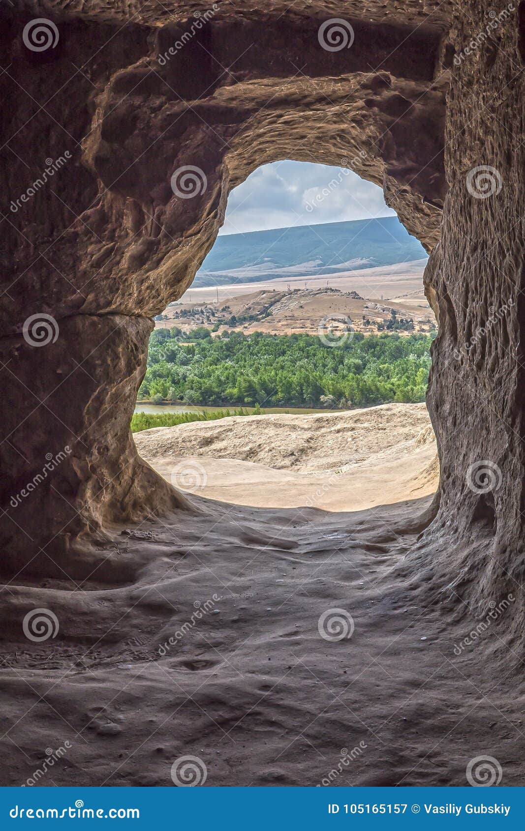 The exit of the cave stock image. Image of opening, emergence - 105165157