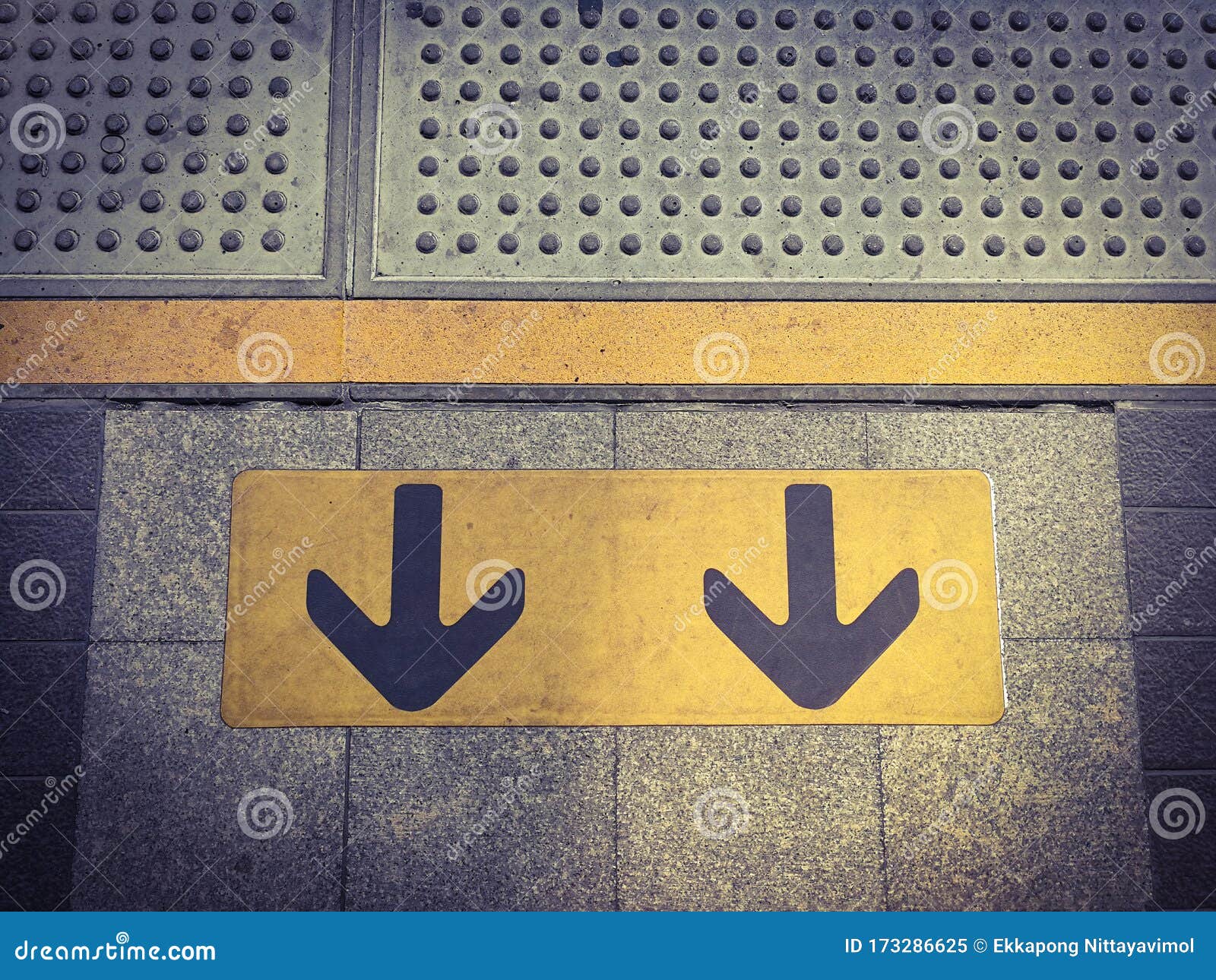 Exit platform signal stock image. Image of exit, floor - 173286625