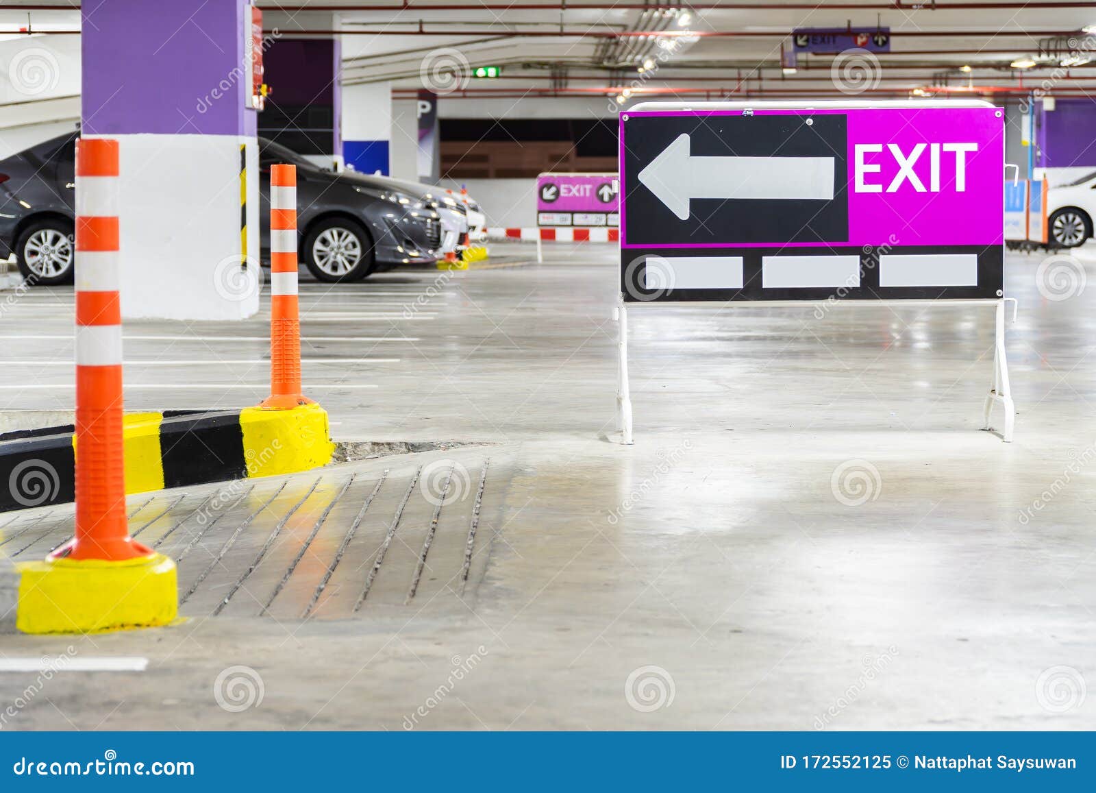 Exit Sign Car Parking Lot Free Copy Space Stock Image - Image of ...