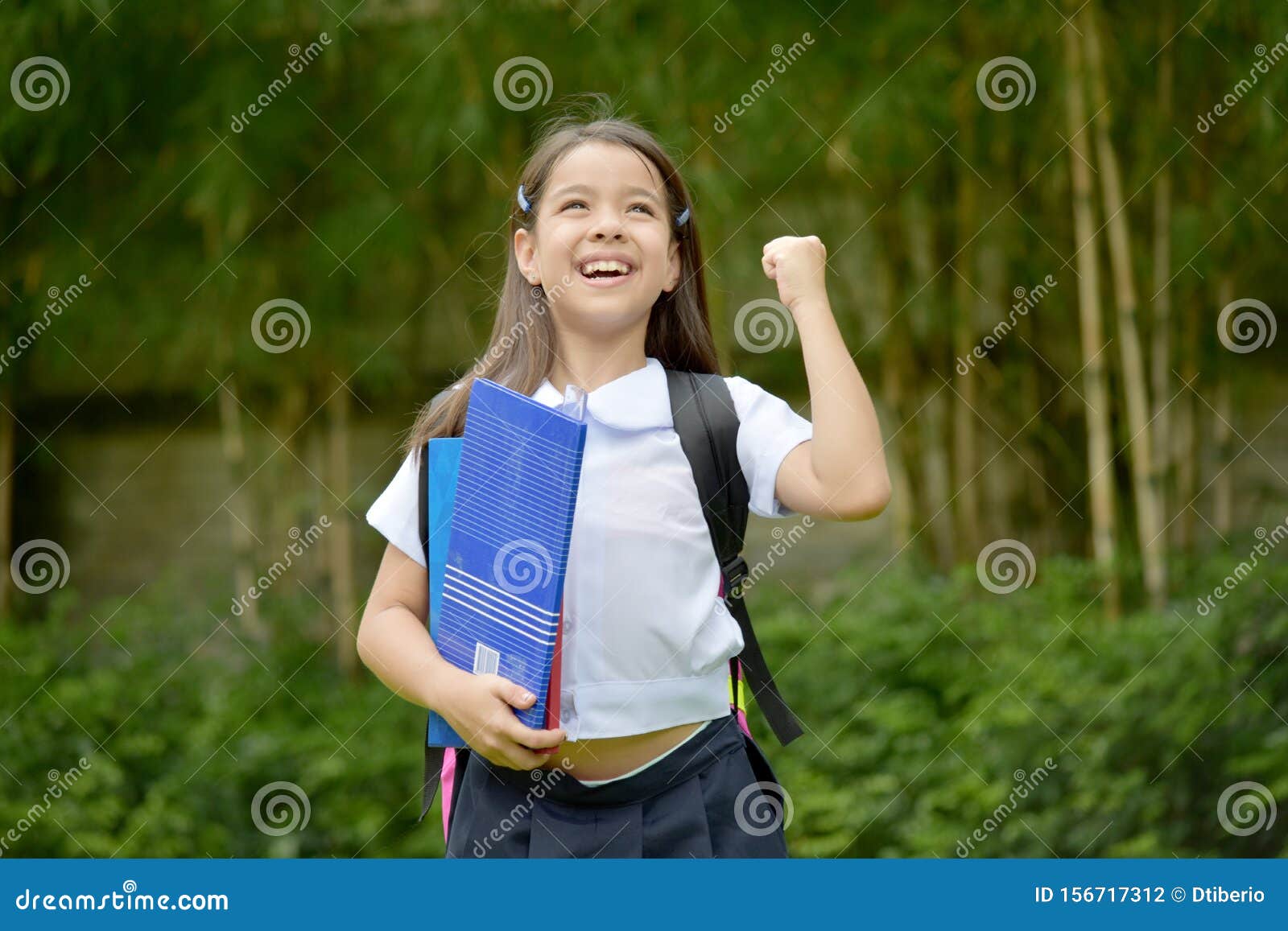 Exitosa Estudiante Diversa Con Uniforme Foto de archivo - Imagen de ...