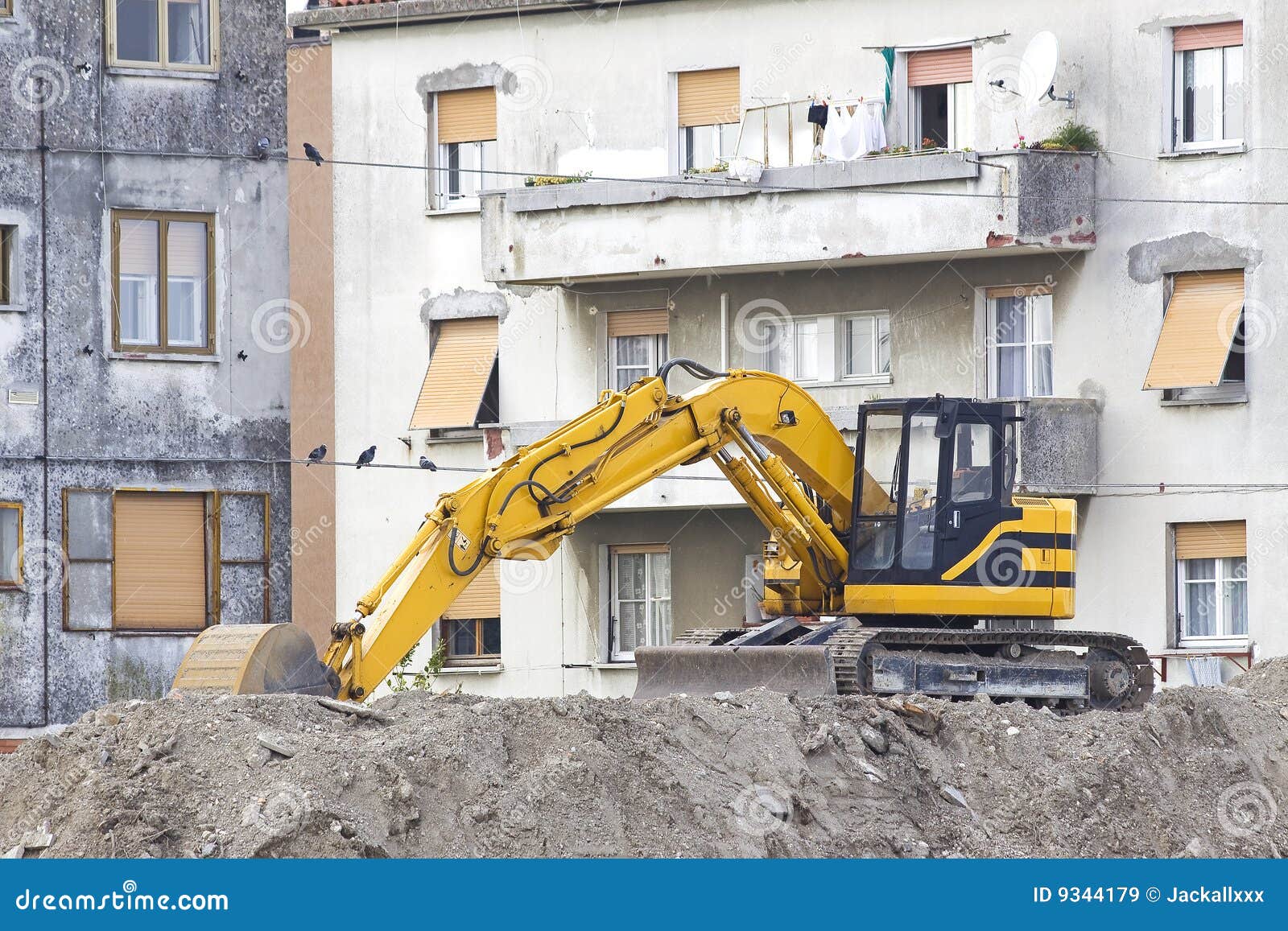 Exkavator der Erde stockbild. Bild von schaufel, getrübt - 9344179