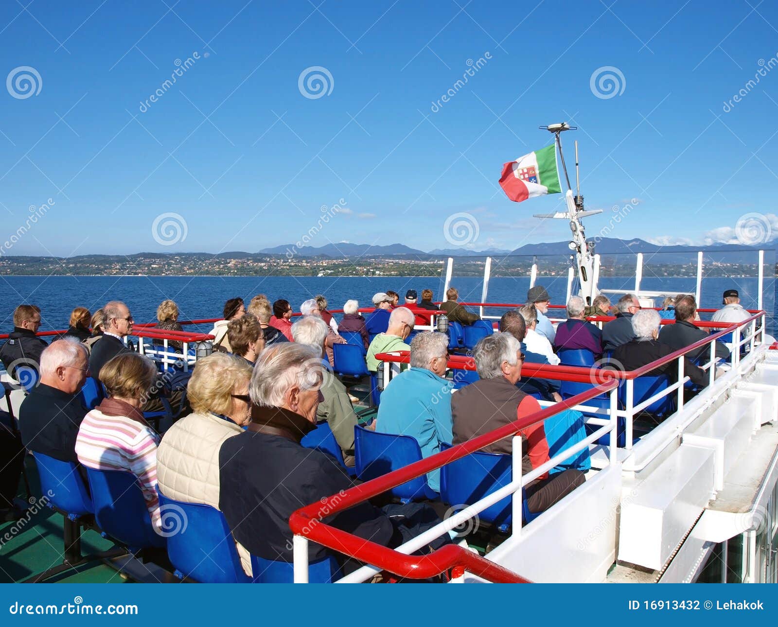 Exkursion Entlang Garda See Redaktionelles Stockfotografie - Bild von reise, mann: 16913432