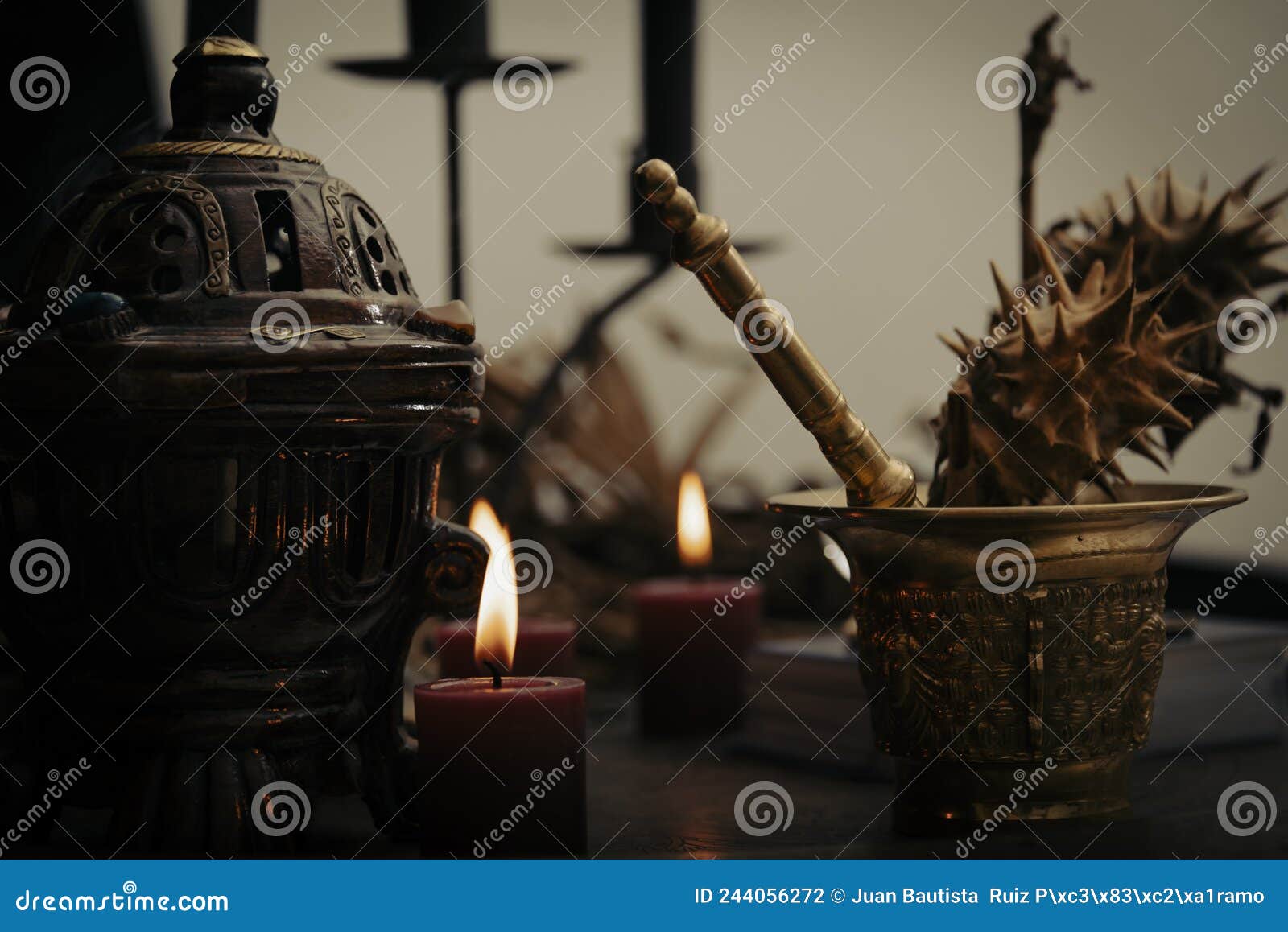 A Session Of Spiritualism Group Of People Sitting At A Round Table ...