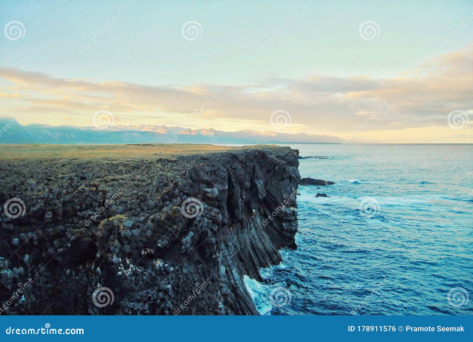 The Exotic Cliff, View of Sunset at the West Coast of Iceland Stock ...