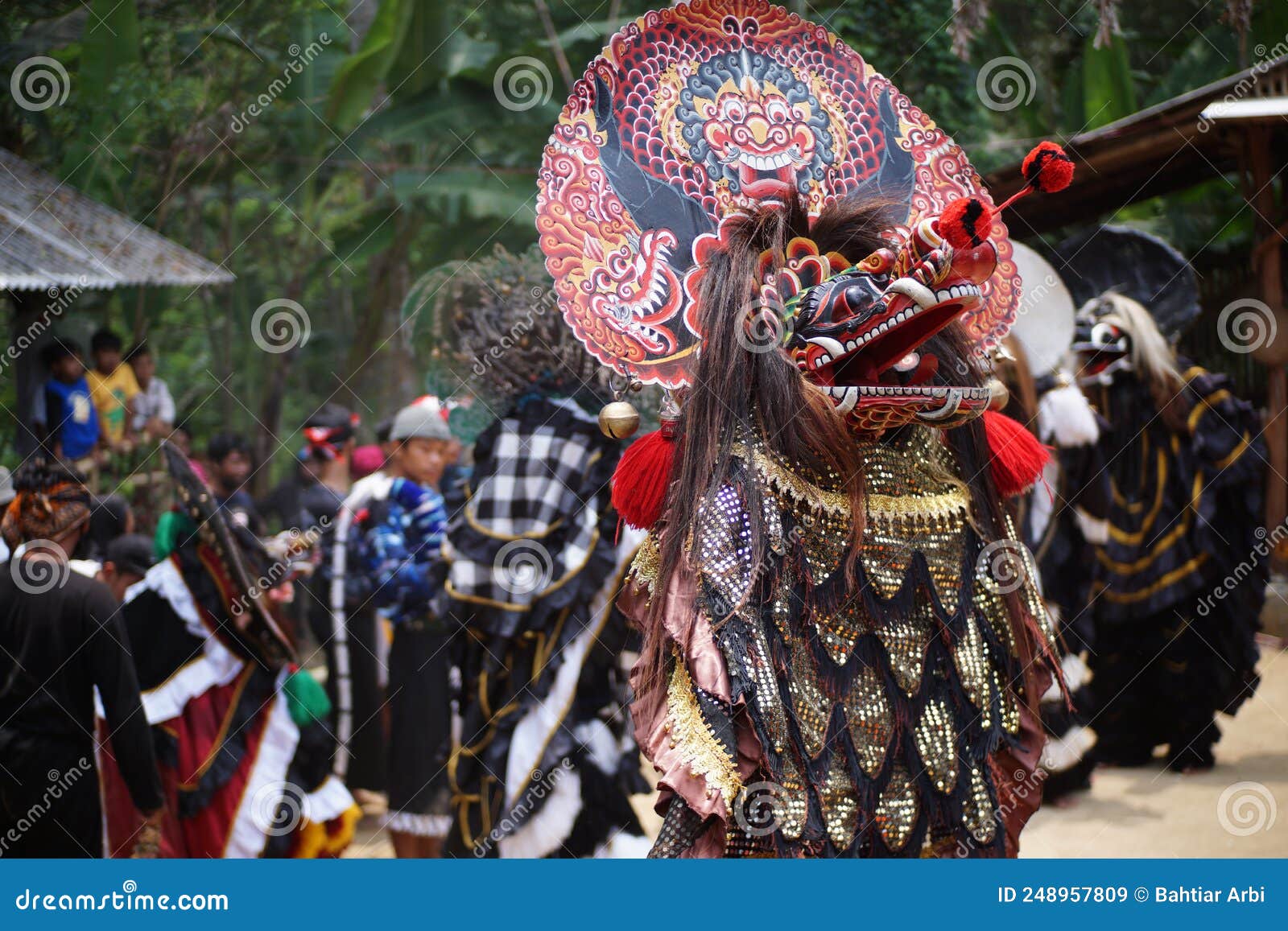 Exotic Traditional Dance Peformance Arts of Central Java Indonesia ...
