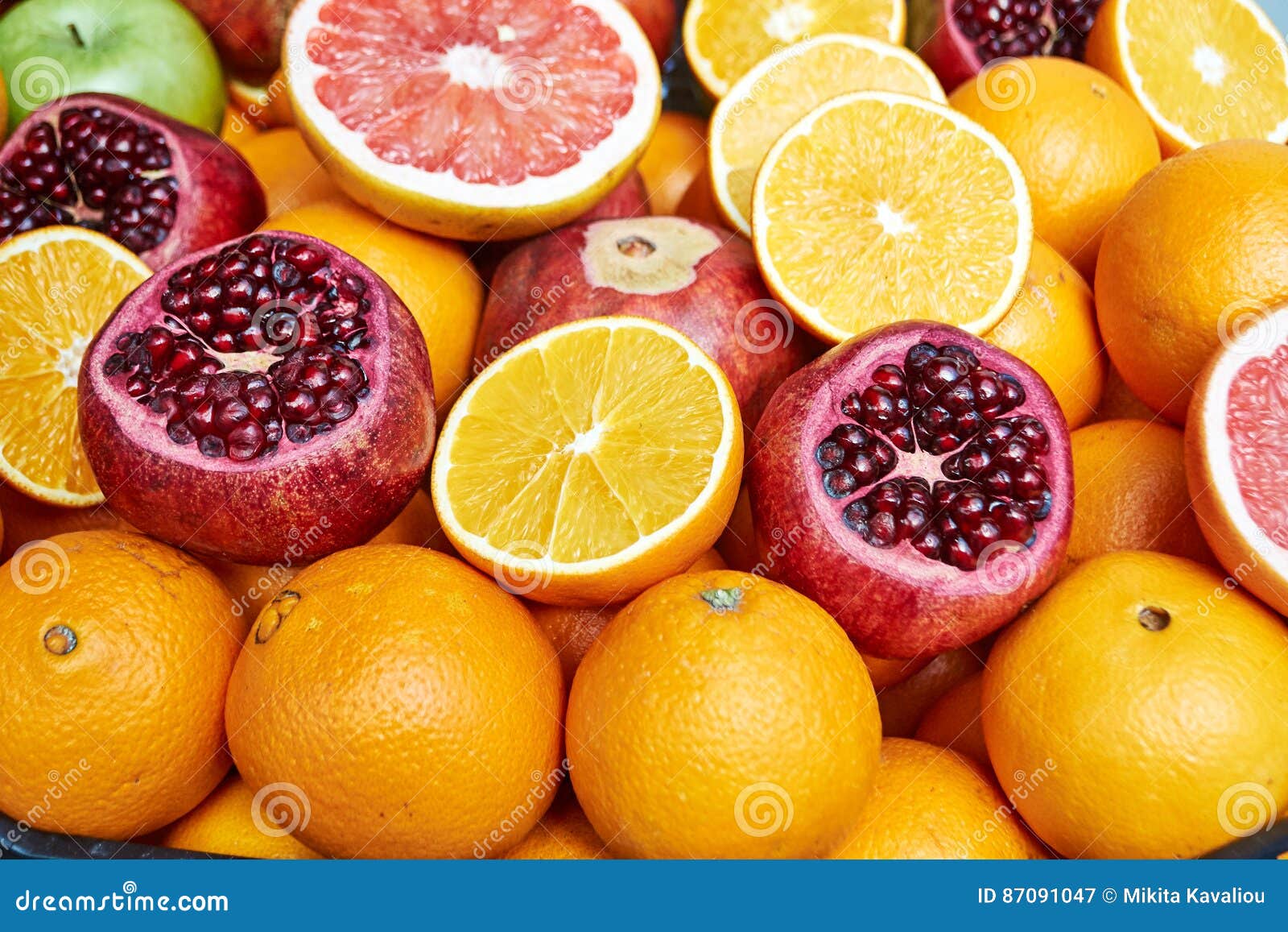 Exotische vruchten stock afbeelding. Image of verscheidenheid - 87091047