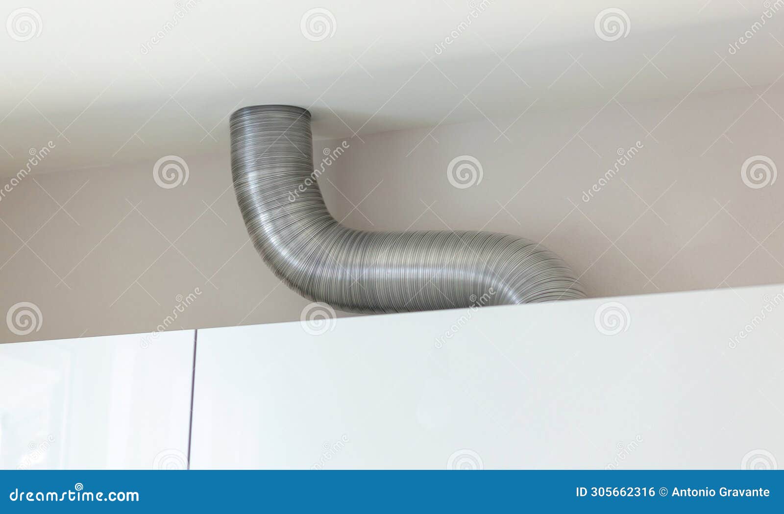 Expandable Aluminium Corrugated Ventilation Pipe in Kitchen Connecting ... Expandable Aluminium Corrugated Ventilation Pipe in Kitchen Connecting ...