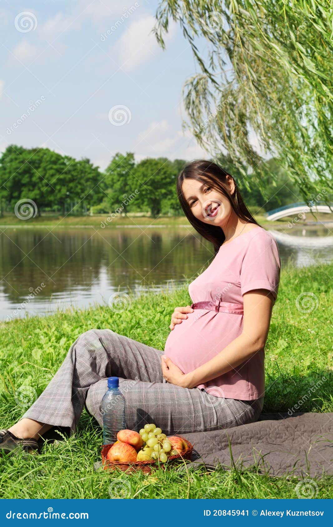 Expectant mother stock image. Image of leisure, smile - 20845941