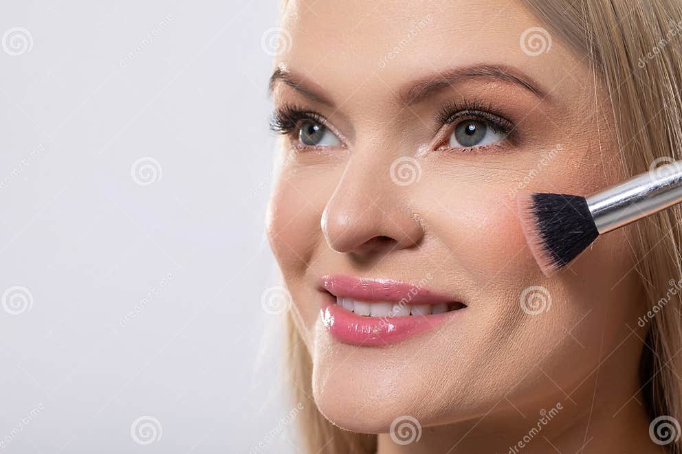 Experience a Glamorous and Exquisite Makeup Application Using a Brush ...