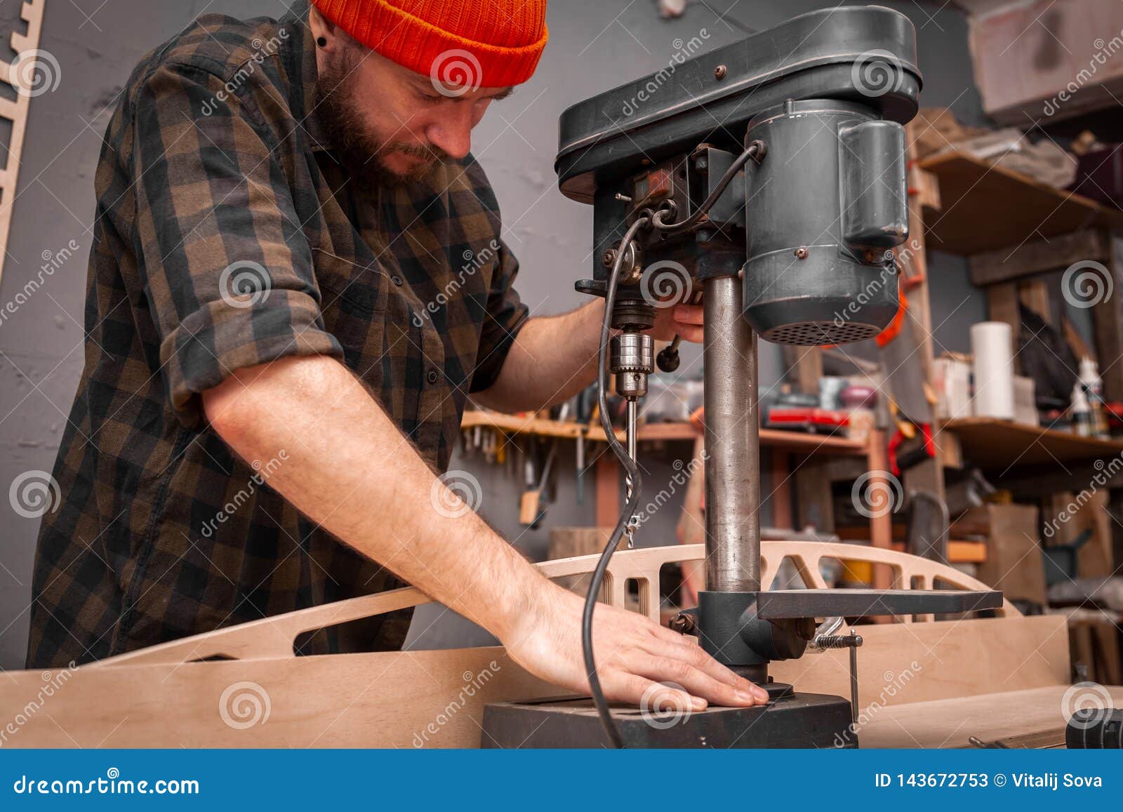Man Using Drill Close Up View Man Using Drill Stock Photos - Free ...