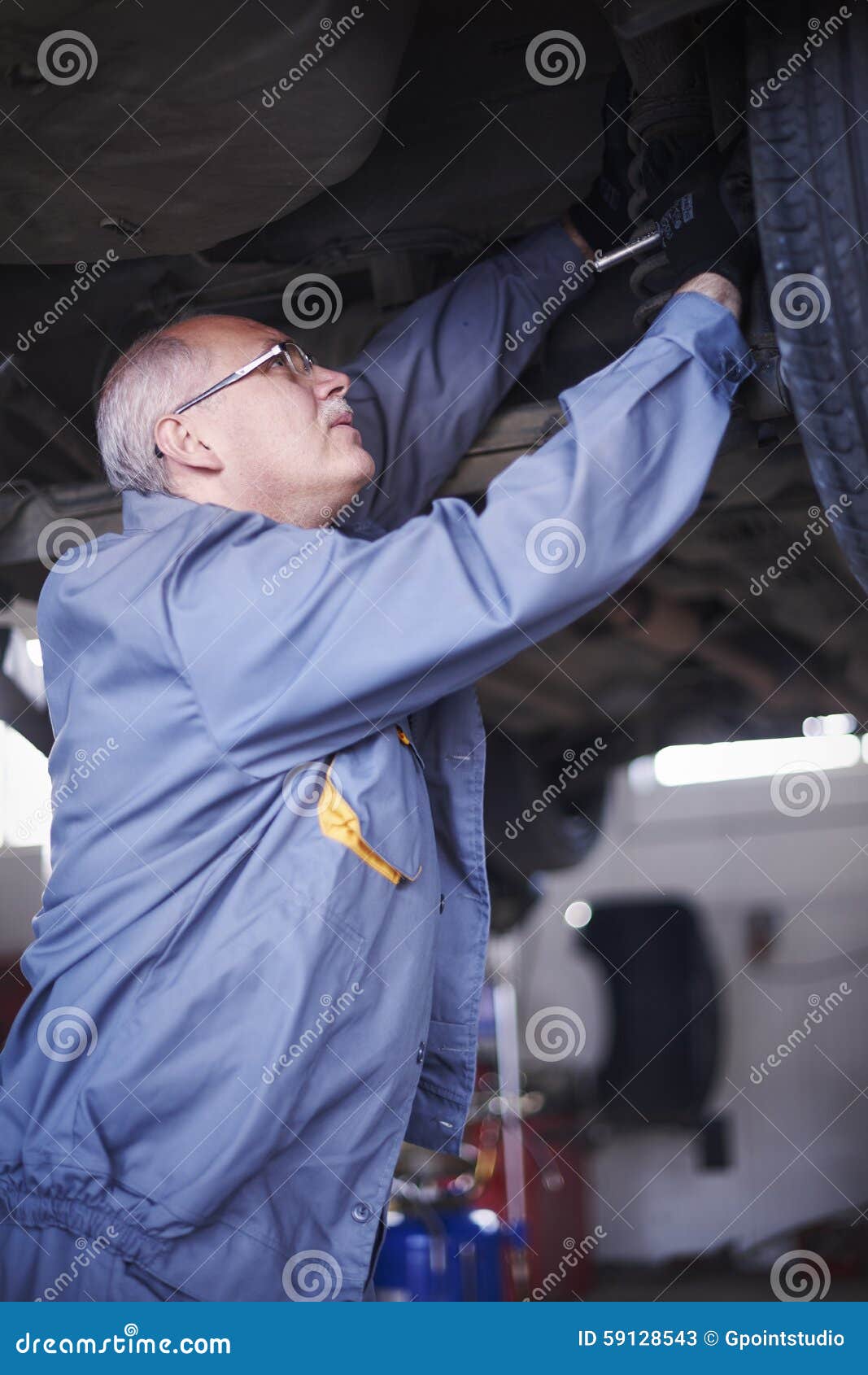 Experienced mechanic stock image. Image of service, business - 59128543